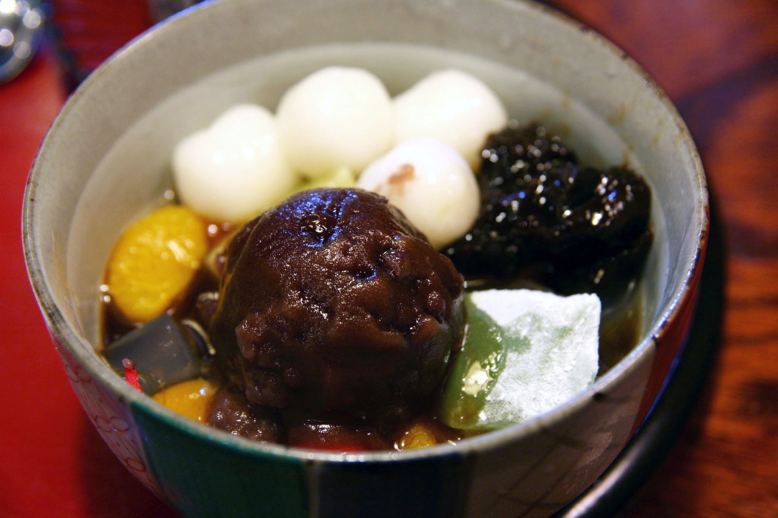 白玉あんみつ | 日本の食べ物用語辞典